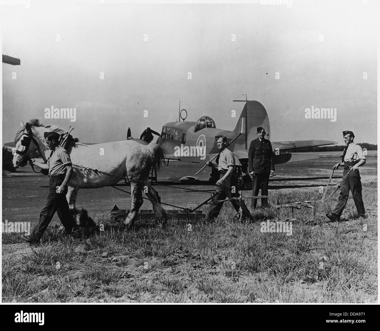 England war activities Black and White Stock Photos & Images - Alamy