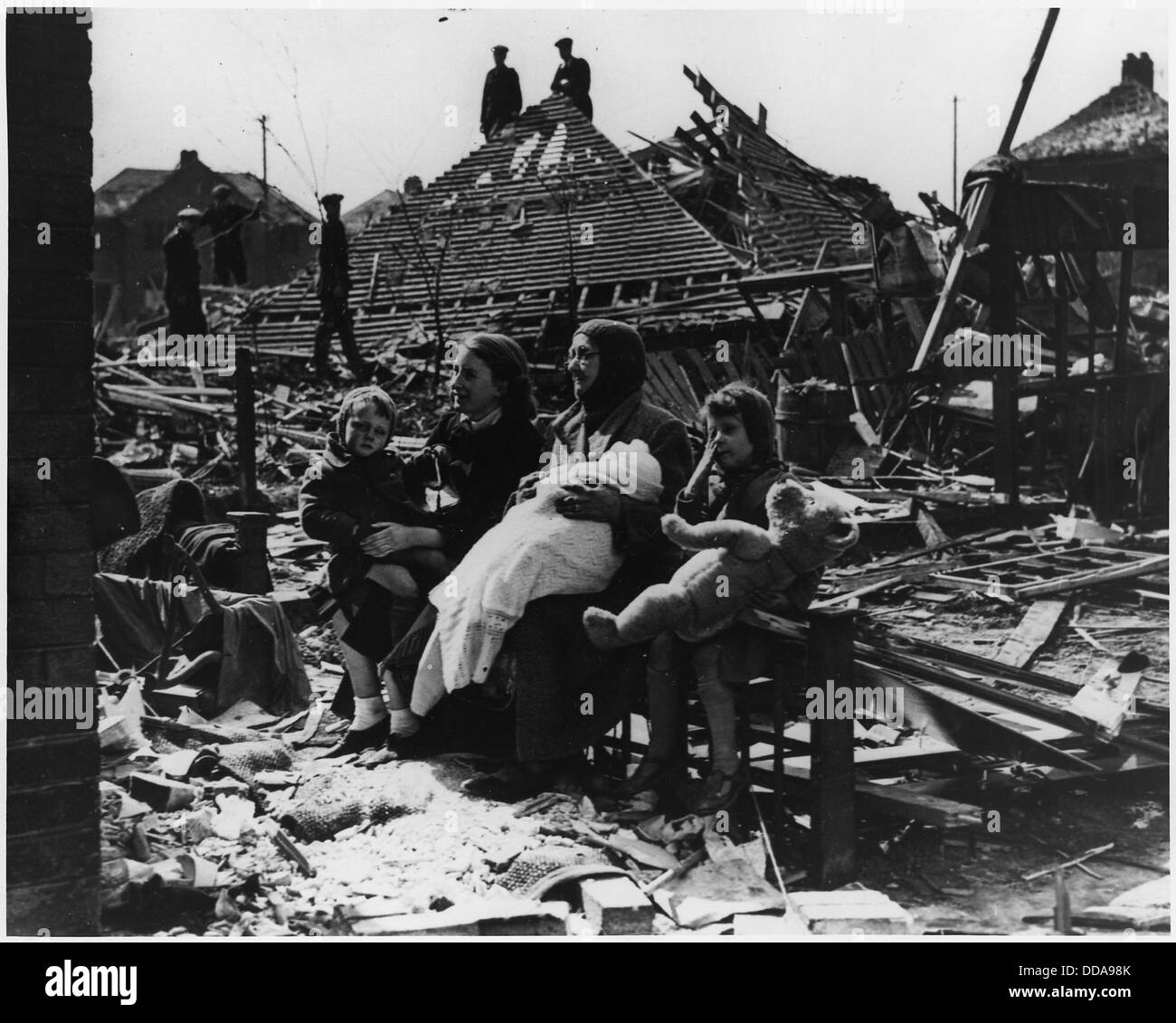 Wwii england bomb damage hi-res stock photography and images - Alamy