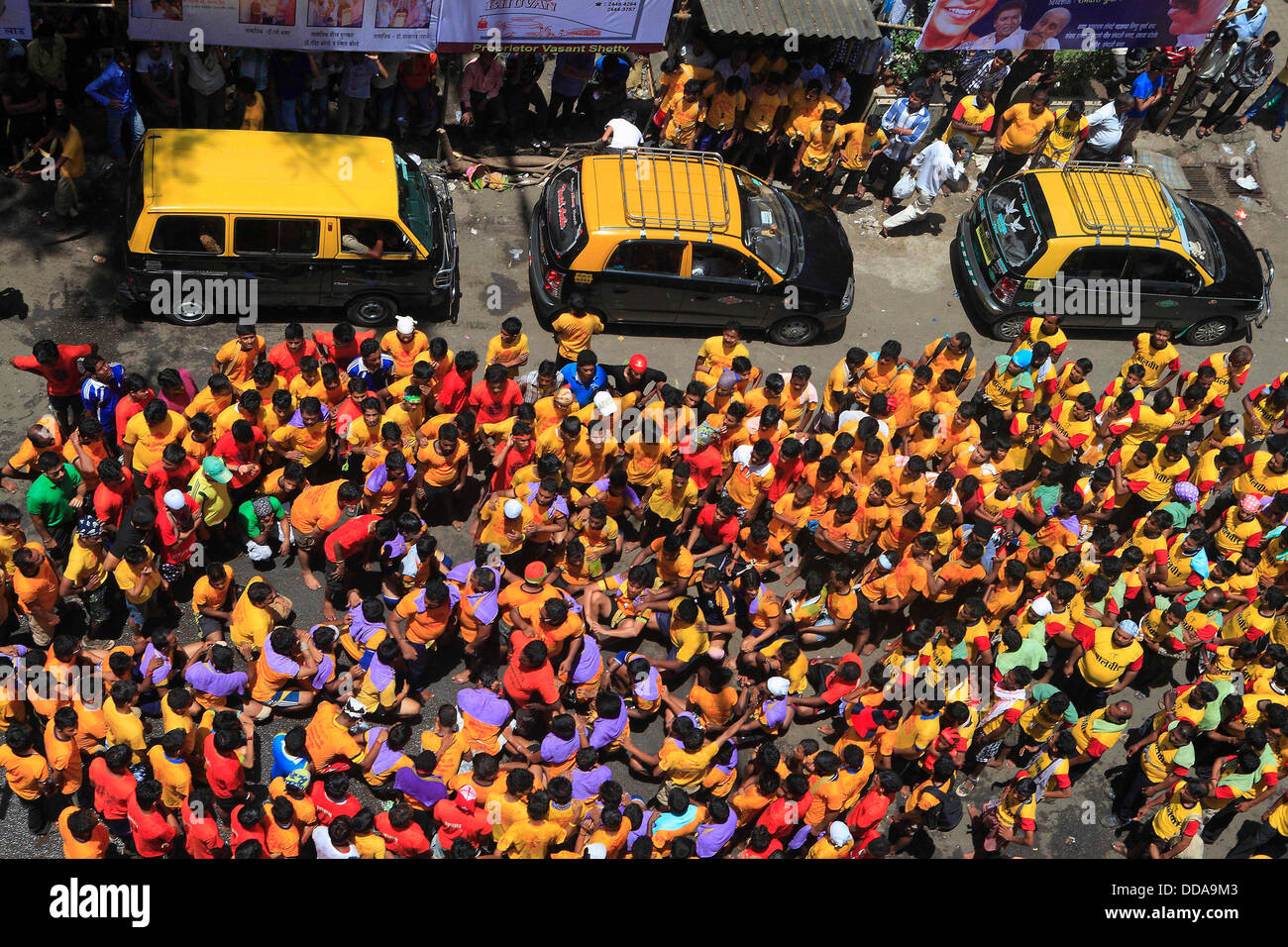 Mumbai, Maharashtra, India. 29th Aug, 2013. Hindu Groups in Mumbai ...