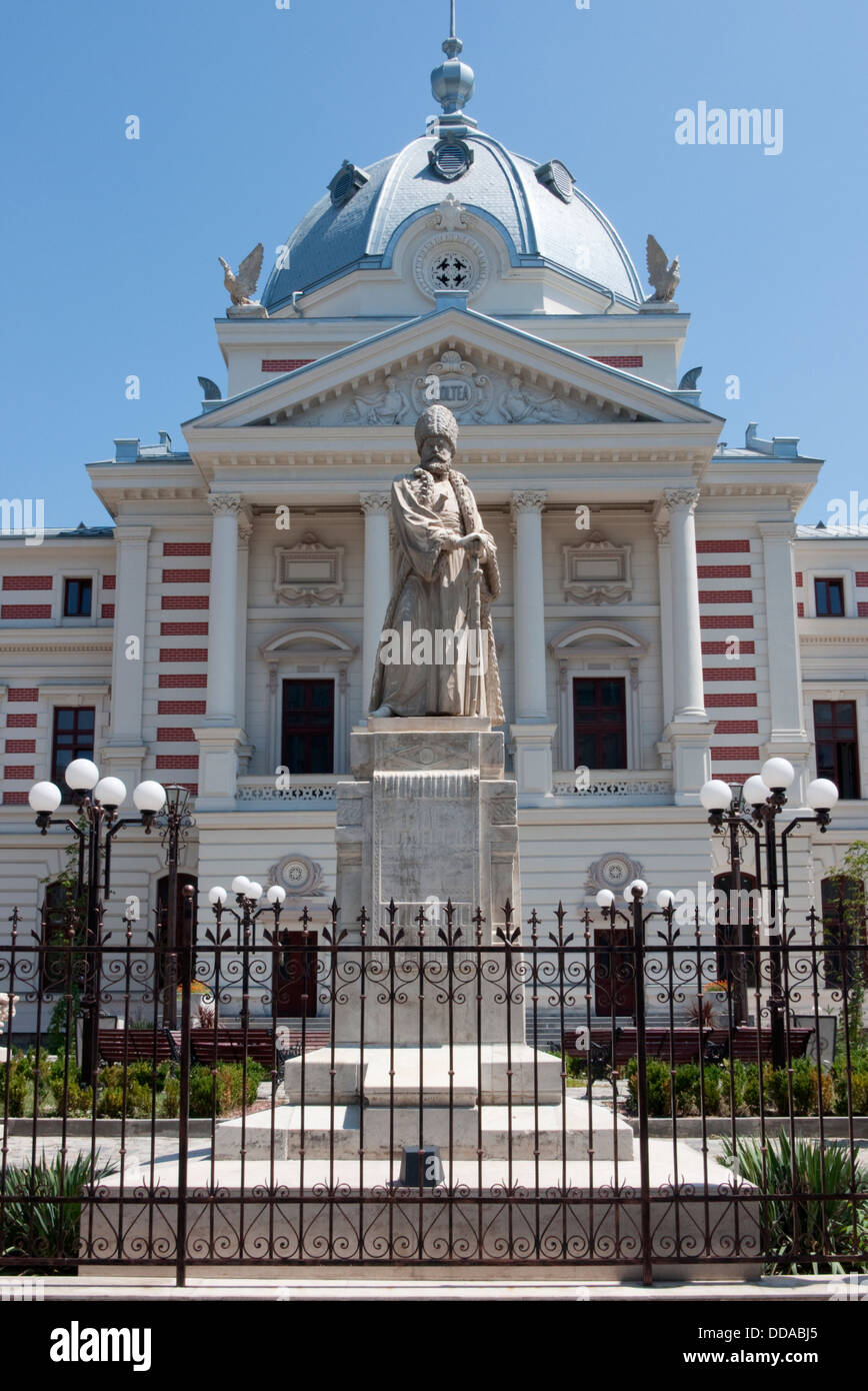 Hospital statue hi-res stock photography and images - Alamy