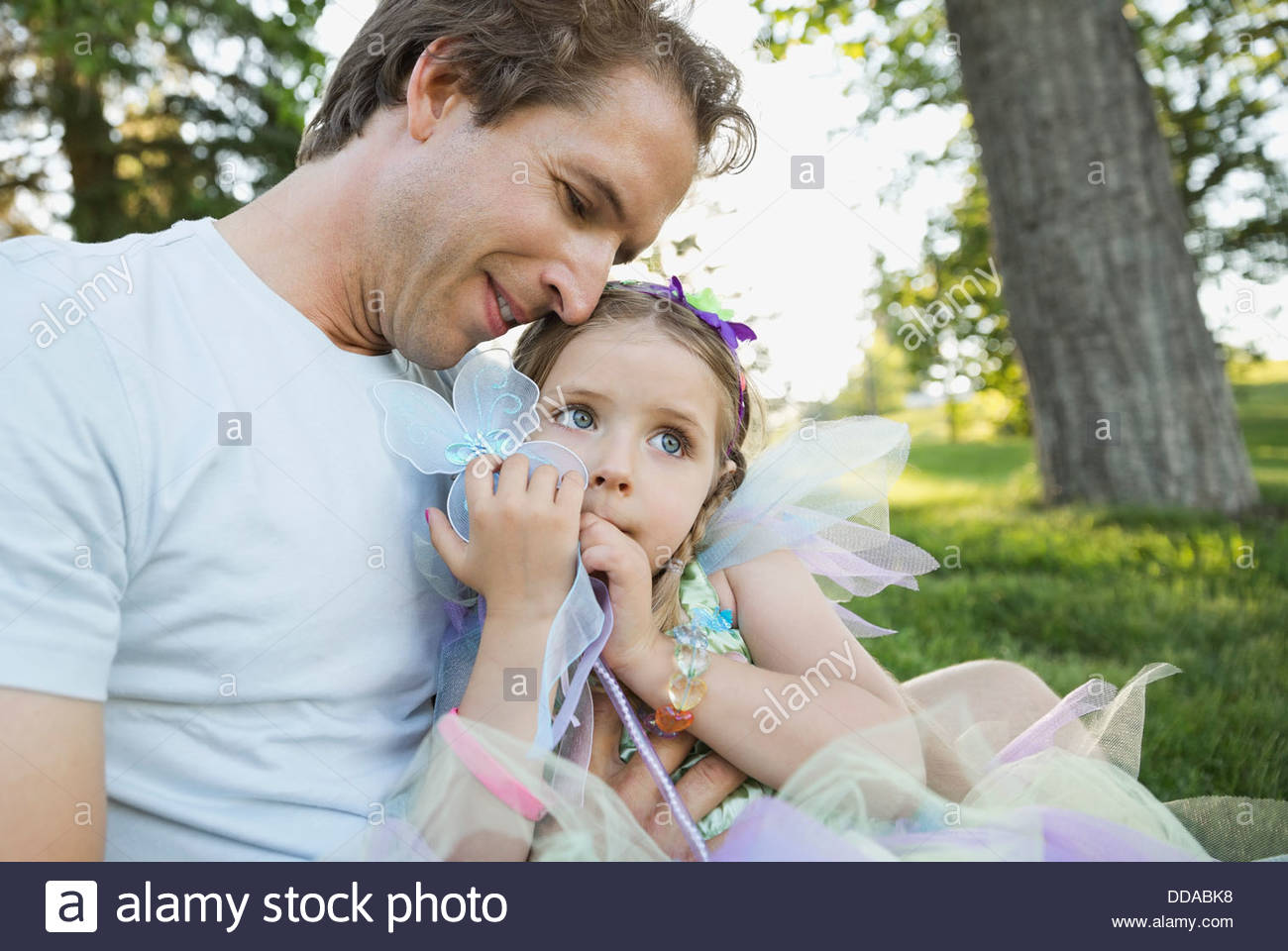Father girl park hi-res stock photography and images - Alamy