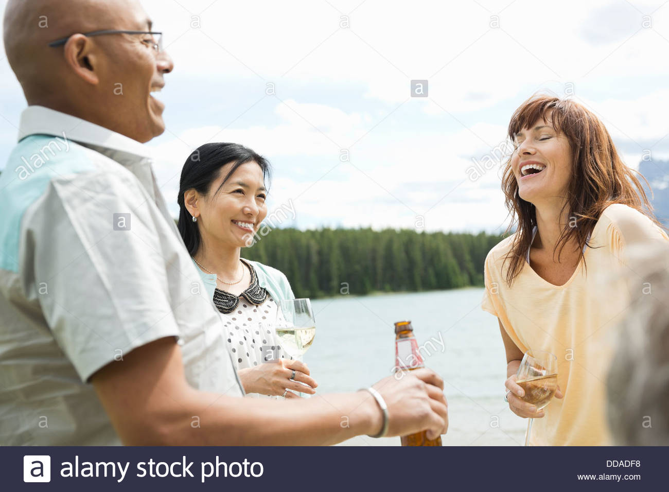 Japanese women socializing hi-res stock photography and images - Alamy