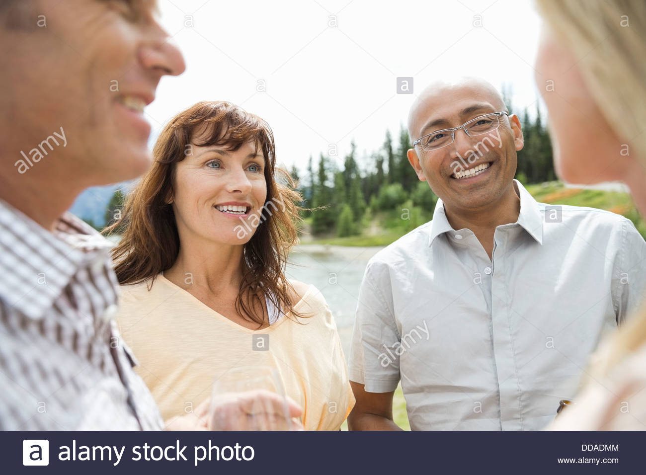 Socializing outdoors hi-res stock photography and images - Alamy