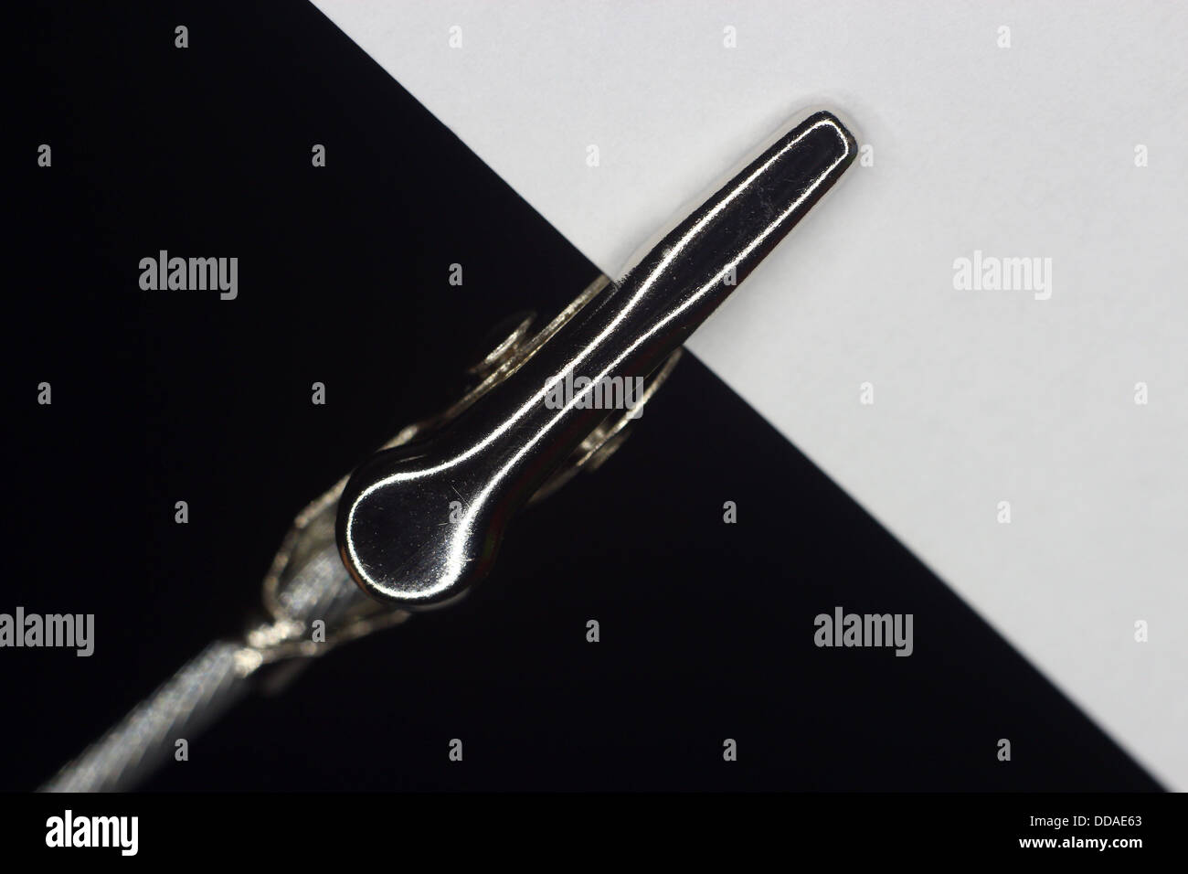 Alligator paper clip reminder holding office notification Stock Photo ...