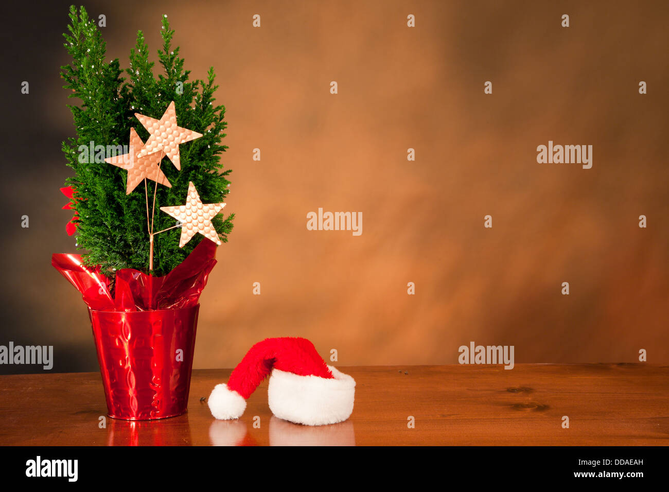 Plain christmas background hi-res stock photography and images - Alamy
