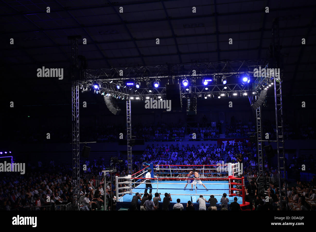 Kanagawa, Japan. 25th Aug, 2013. General view Boxing : Naoya Inoue hits ...