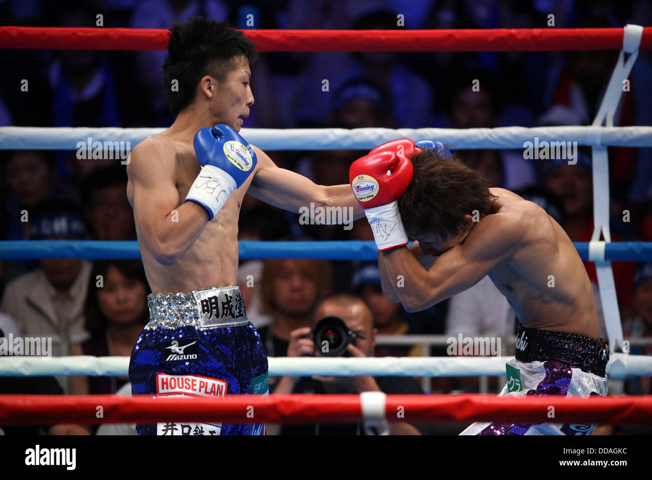 (L to R) Naoya Inoue, Ryoichi Taguchi, AUGUST 25, 2013 - Boxing : Naoya ...