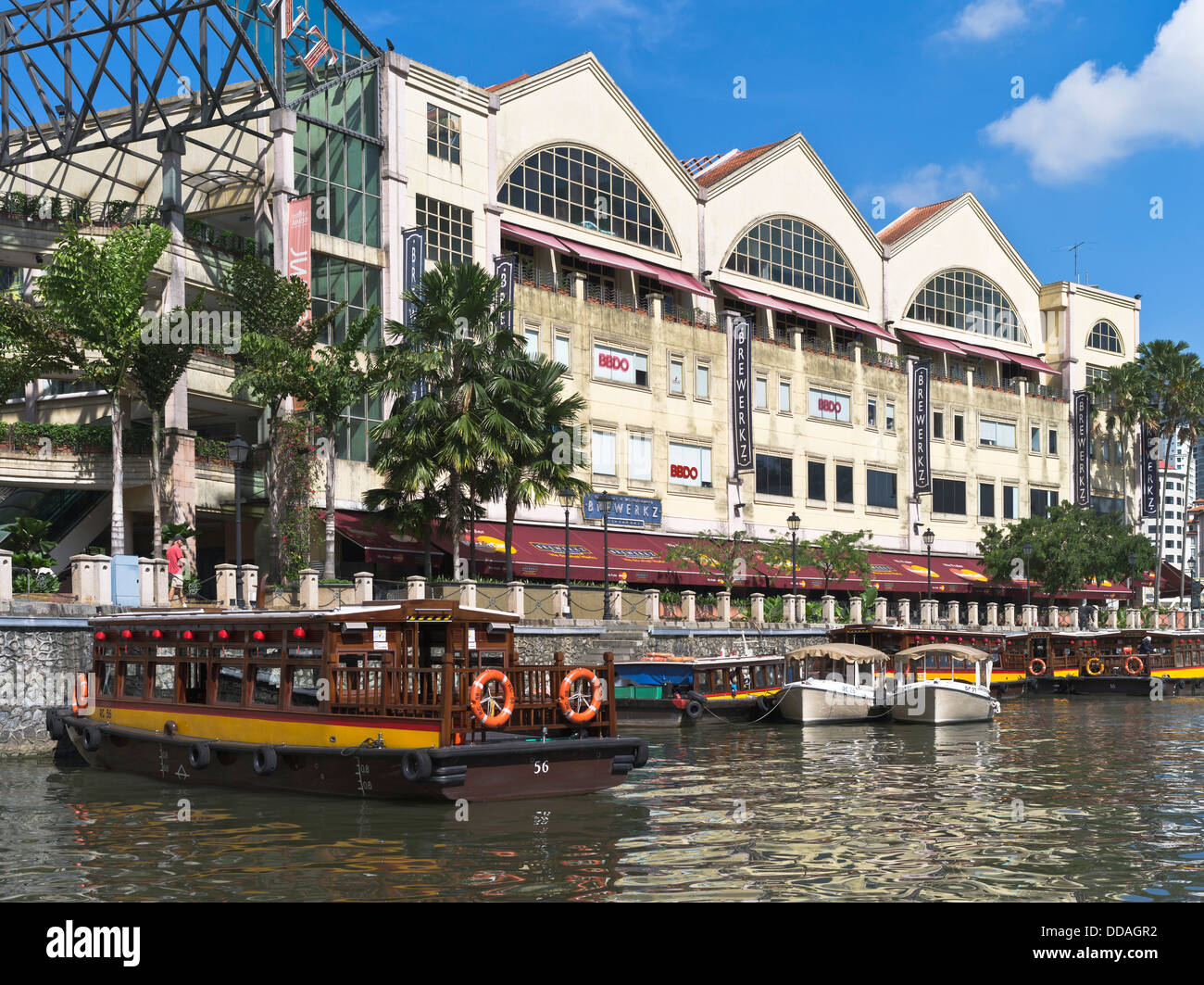 dh Riverside Point CLARKE QUAY SINGAPORE Bumboat cruise tours Singapore ...