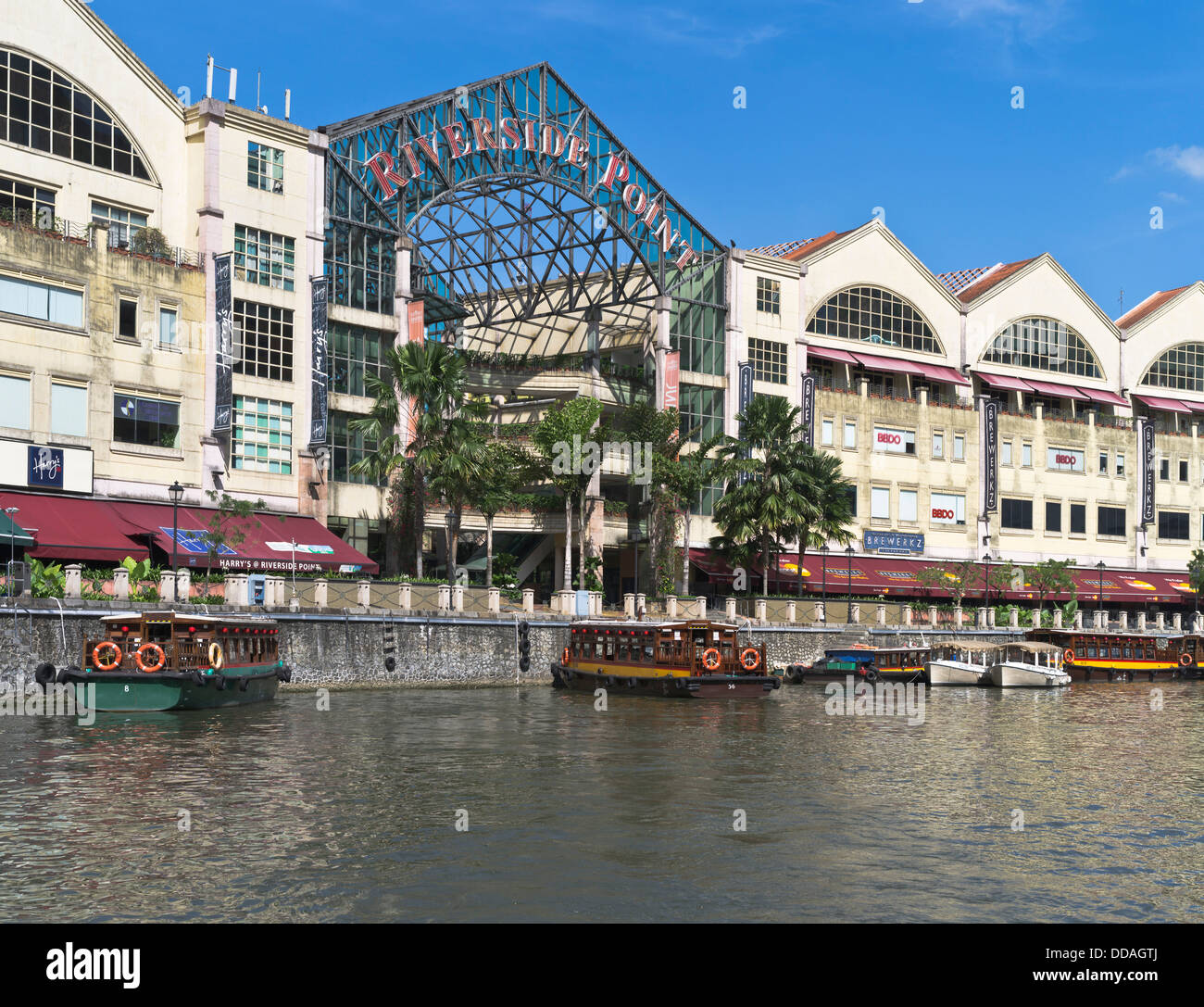 dh Riverside Point CLARKE QUAY SINGAPORE Bumboat cruise tours Singapore ...