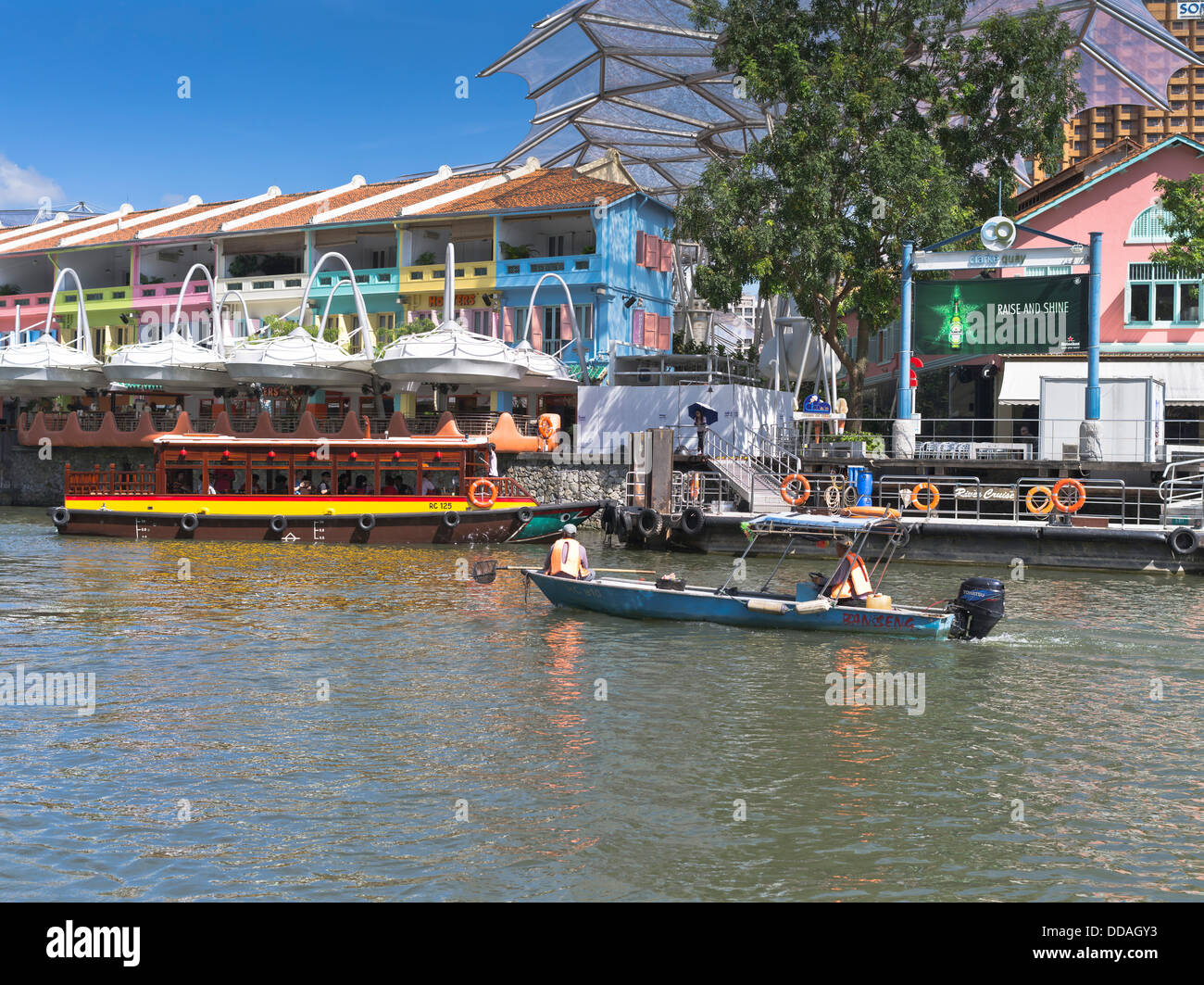 dh Singapore River CLARKE QUAY SINGAPORE Bumboat cruise tours Singapore ...