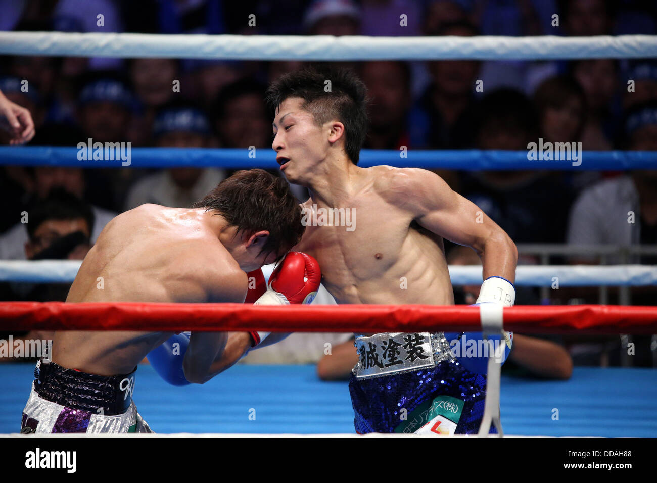 Kanagawa, Japan. 25th Aug, 2013. (L to R) Ryoichi Taguchi, Naoya Inoue ...