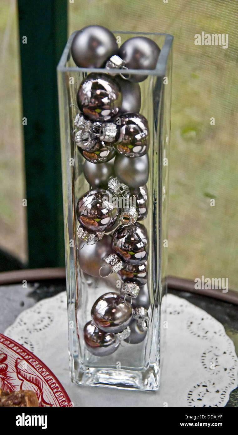 Silver balls in glass vase hi-res stock photography and images - Alamy