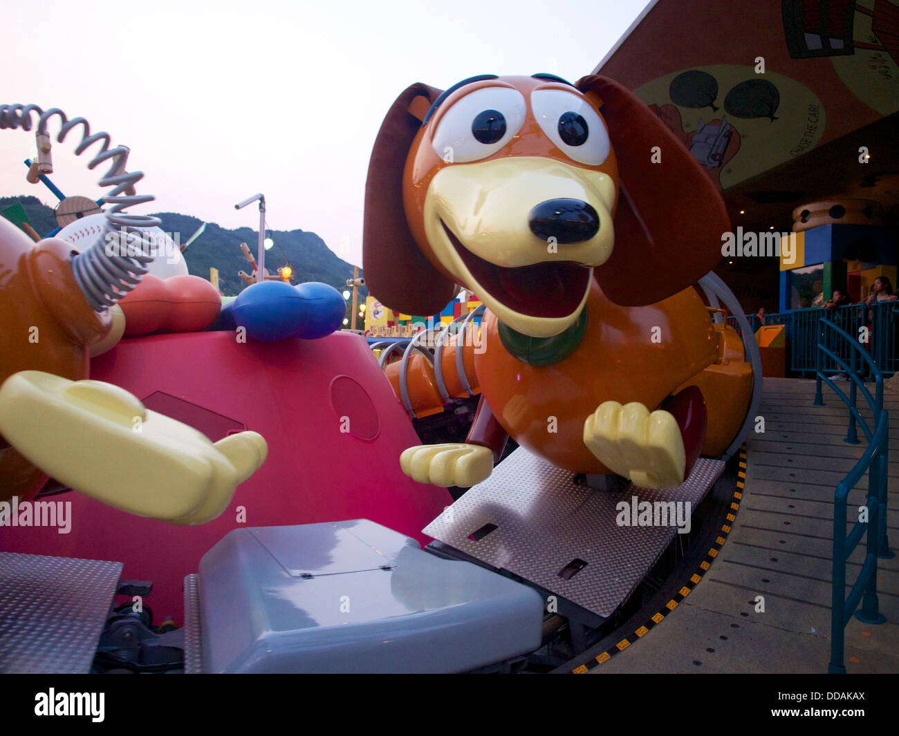 Slinky dog ride hi-res stock photography and images - Alamy