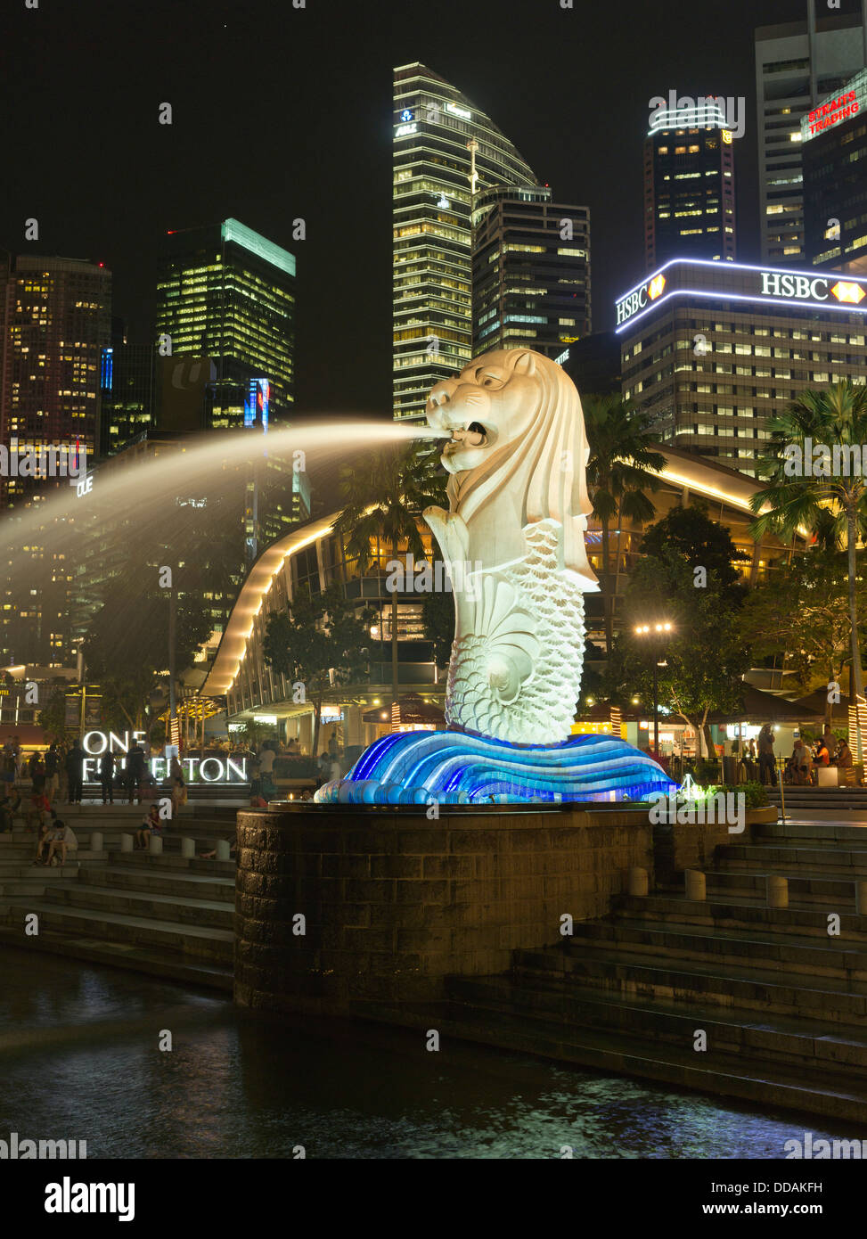 Merlion At Night Merlion In Der Nacht Redaktionelles Foto. Bild Von