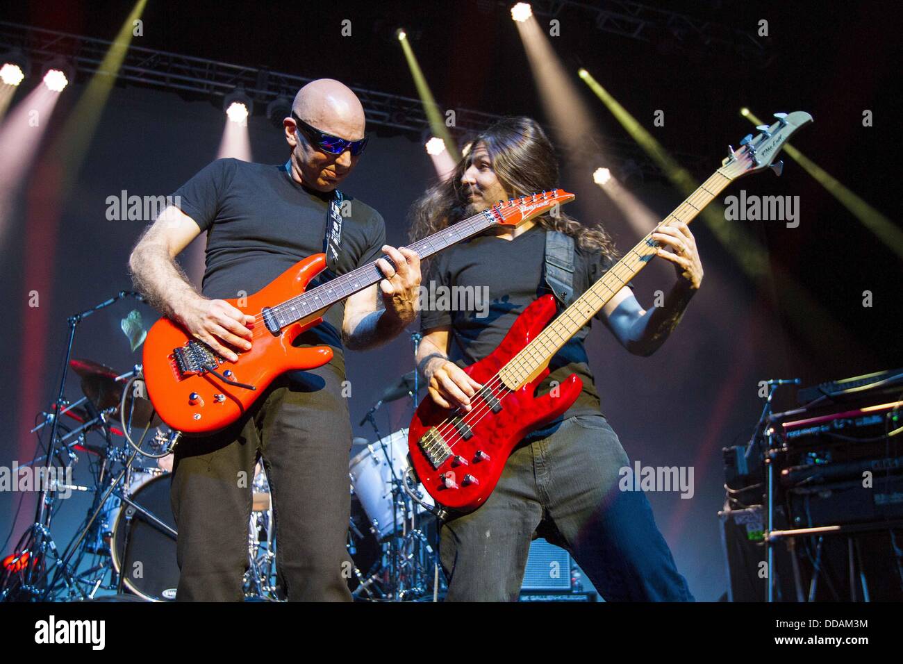 Bryan beller hi-res stock photography and images - Alamy