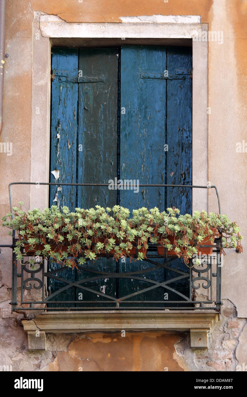 Venetian renaissance style facade hi-res stock photography and images ...