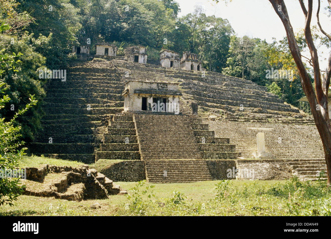 Bonampak pyramid hi-res stock photography and images - Alamy