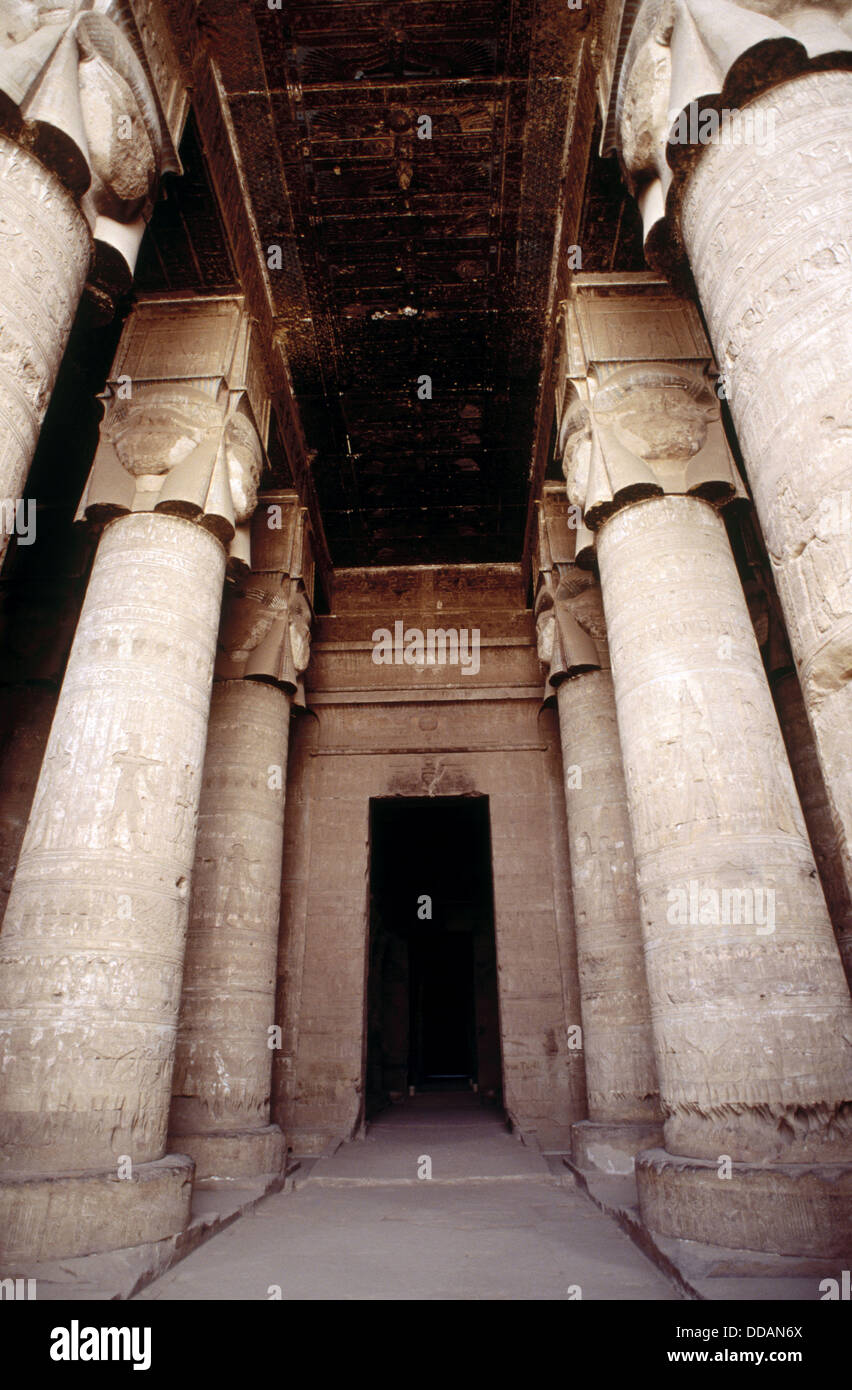 Temple of hathor dandarah hi-res stock photography and images - Alamy