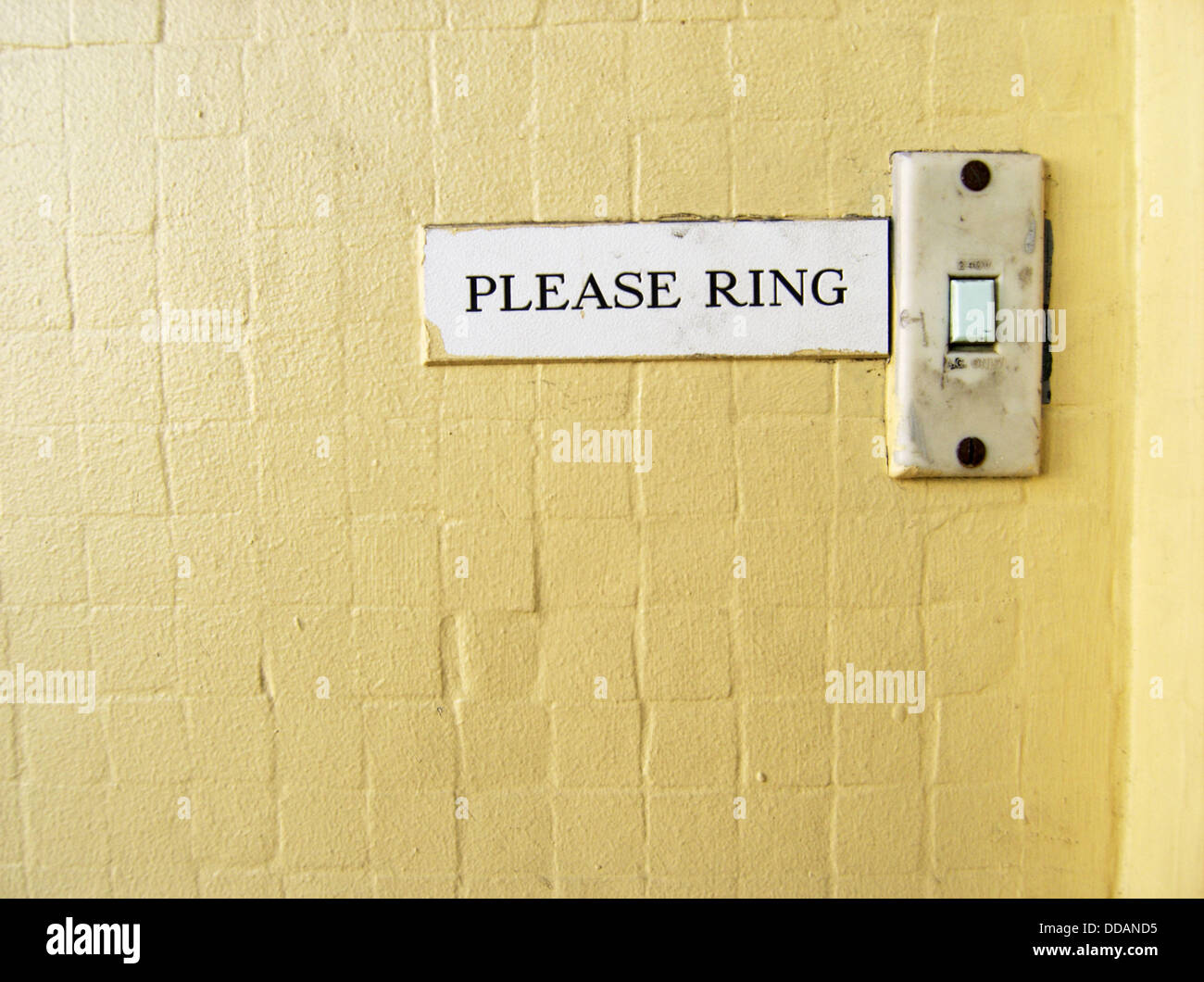 Please ring bell hi-res stock photography and images - Alamy
