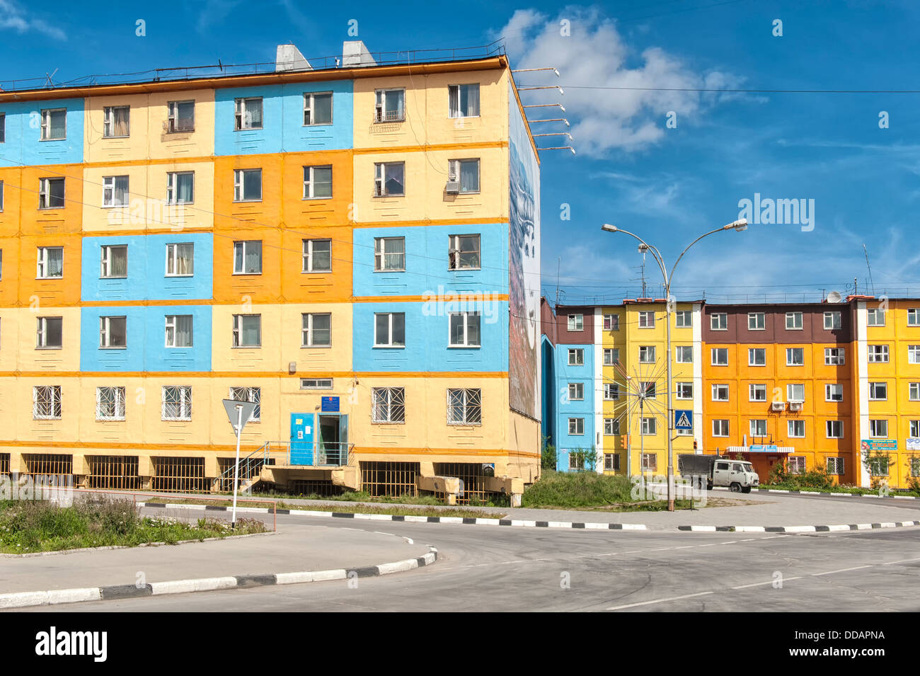 Siberian houses hi-res stock photography and images - Alamy