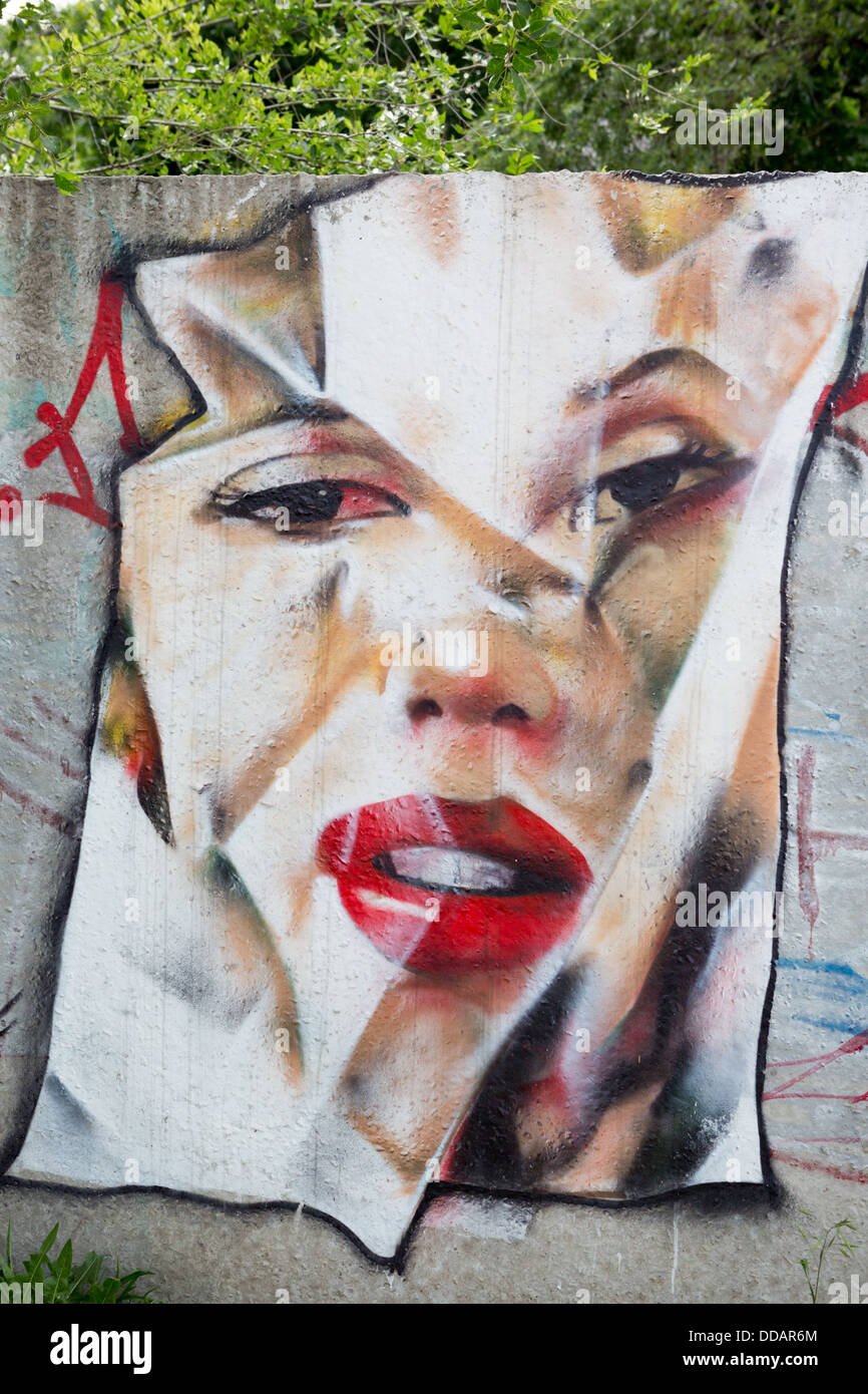 Cartoon graffiti paint spraying hi-res stock photography and images - Alamy