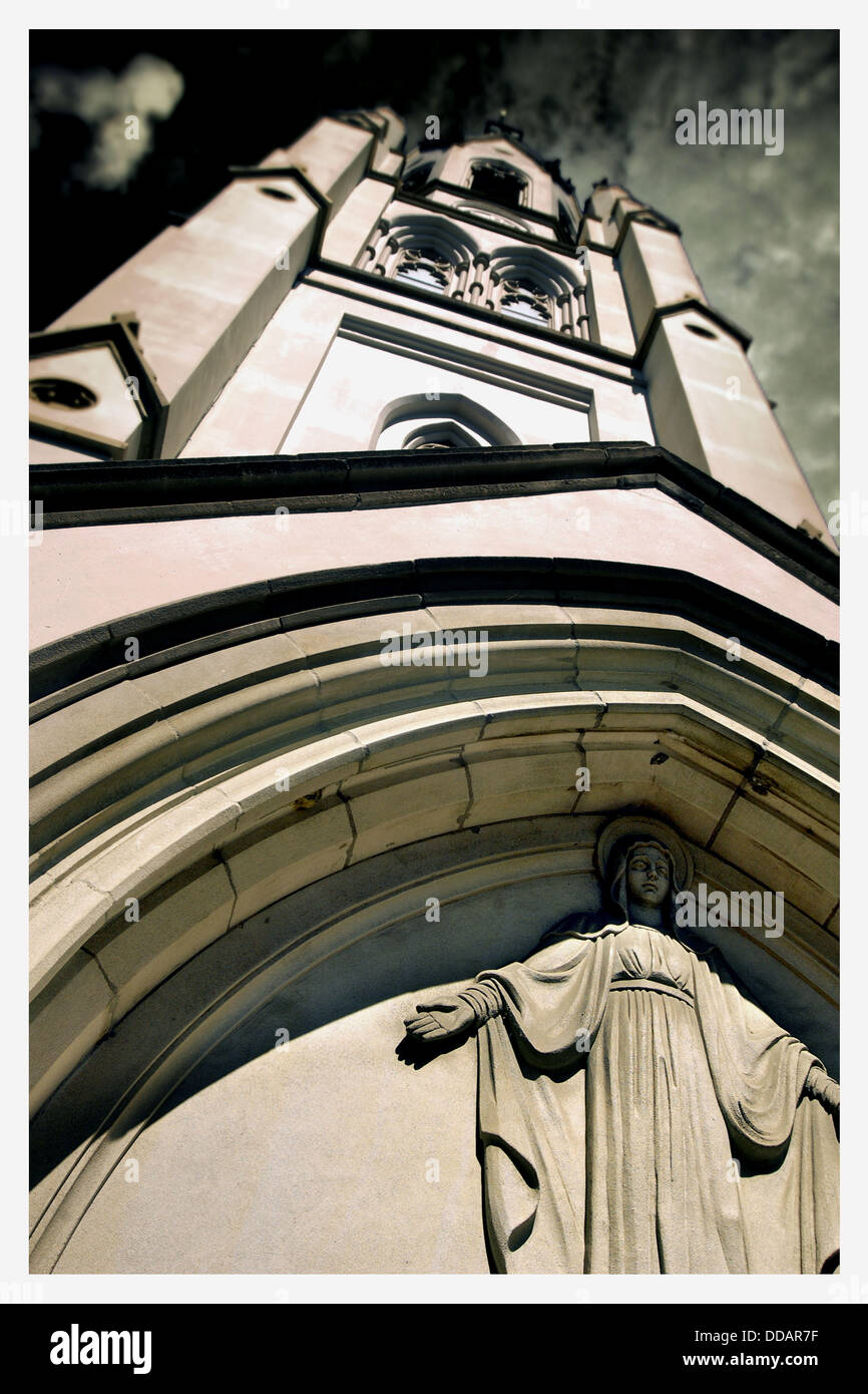 Statue virgin mary Cut Out Stock Images & Pictures - Alamy