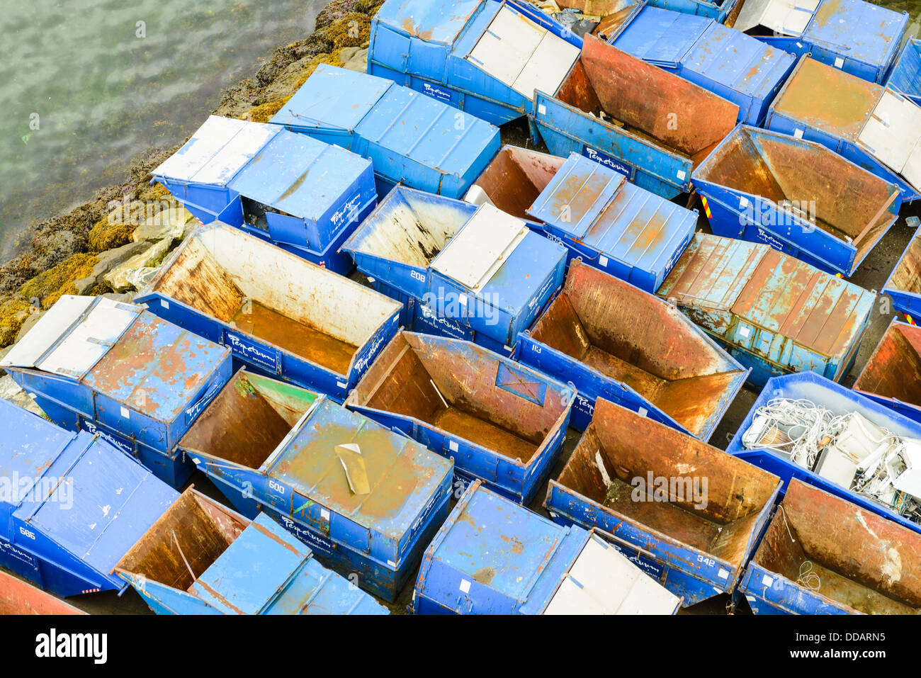 Empty skips hi-res stock photography and images - Alamy