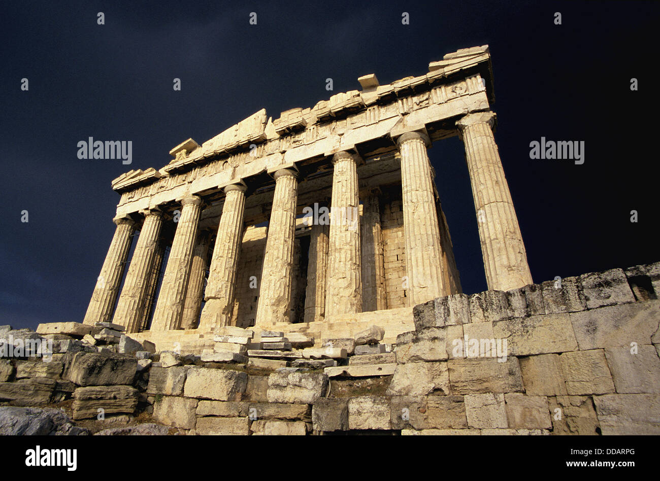 Gathering storm hi-res stock photography and images - Alamy