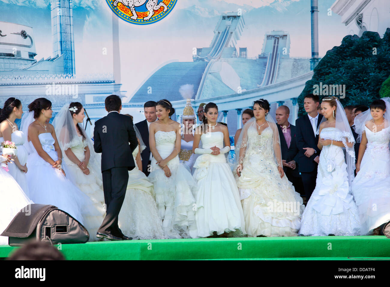 Brides material hi-res stock photography and images - Alamy