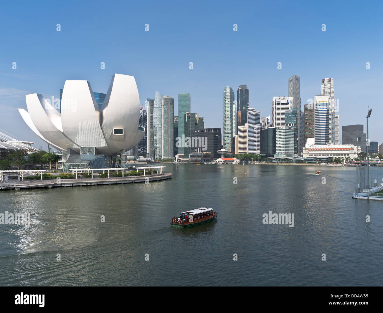 dh River cruise tour harbour MARINA BAY SINGAPORE Bumboat water taxi ...