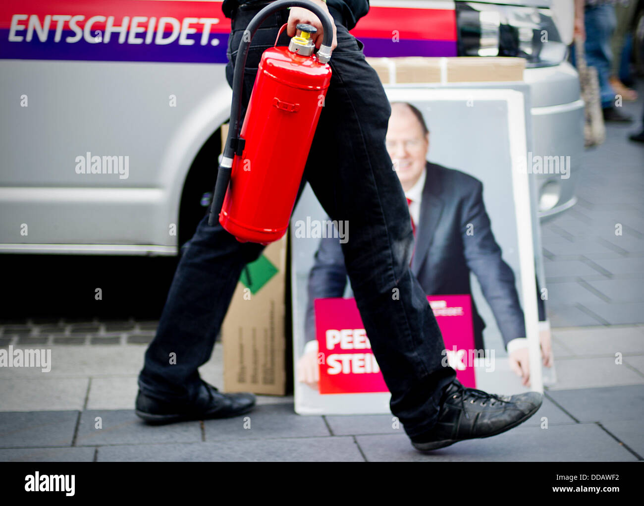 German social democratic party poster hi-res stock photography and ...