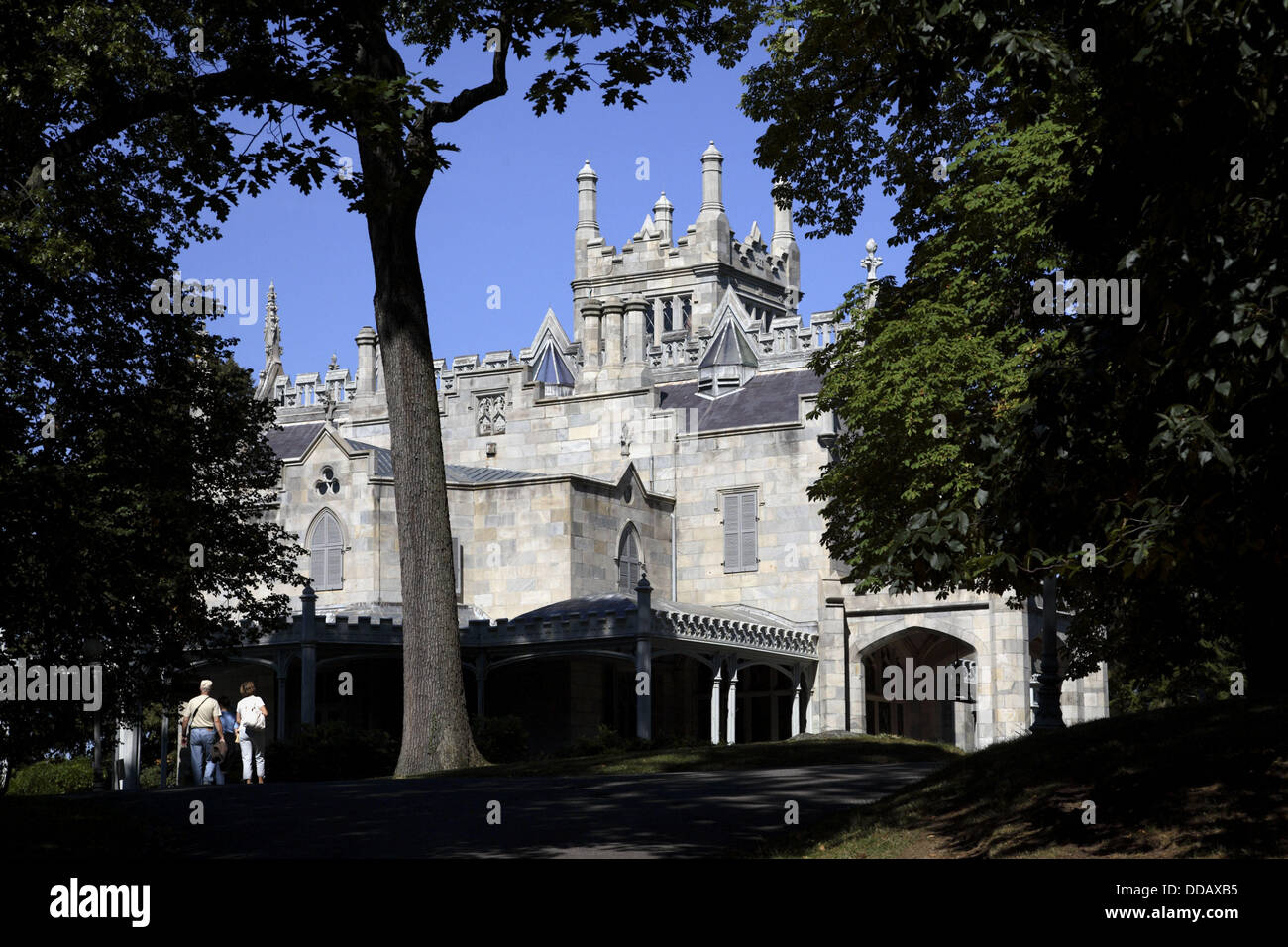 Mid 19th century mansion hi-res stock photography and images - Alamy