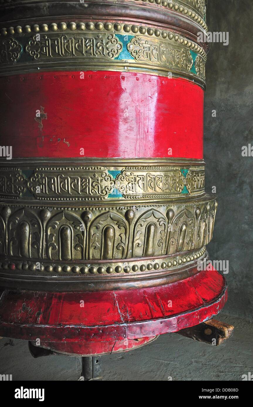 Big prayer wheel at Lamayuru Temple Stock Photo - Alamy