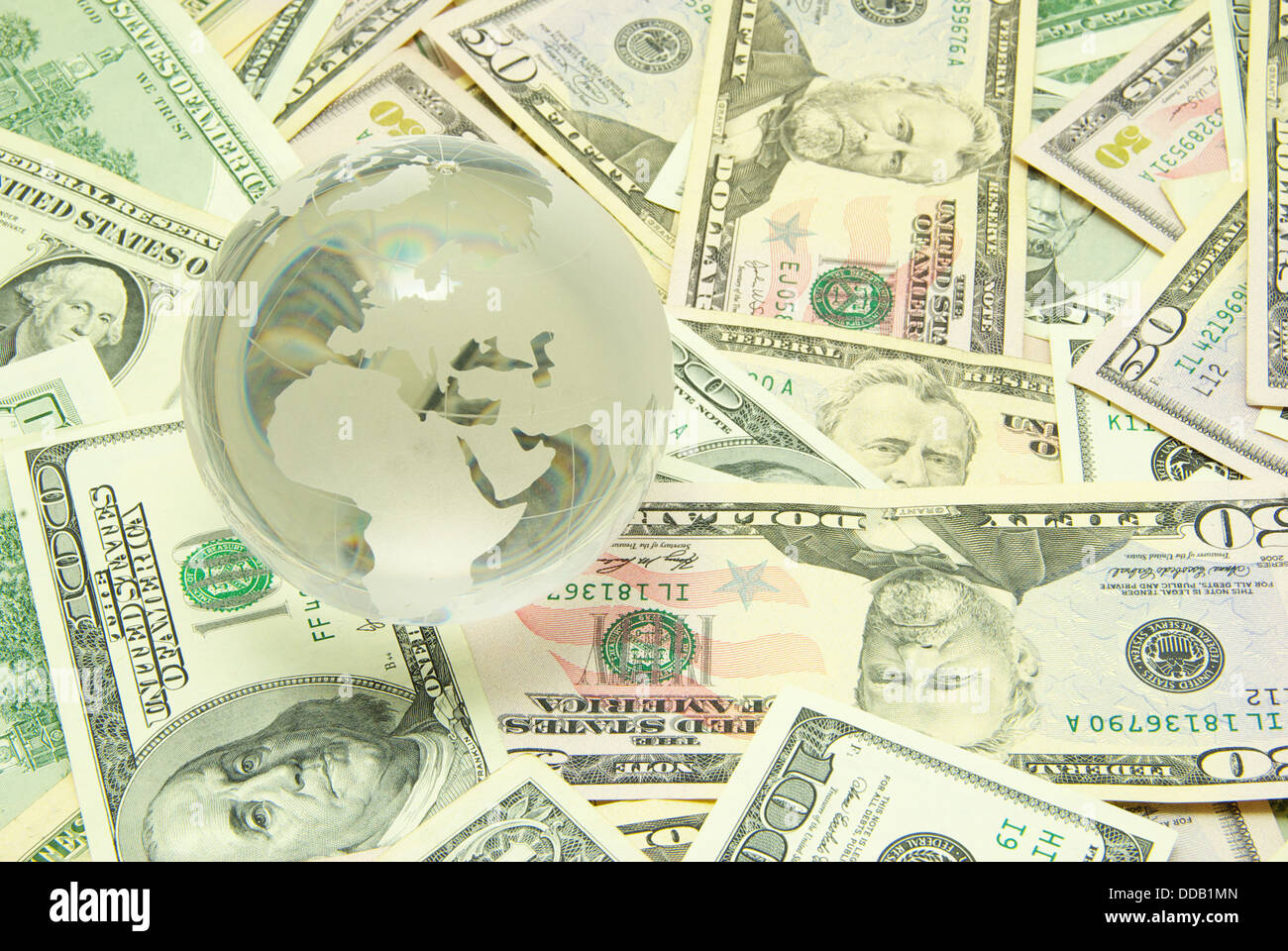 Global money earth hi-res stock photography and images - Alamy