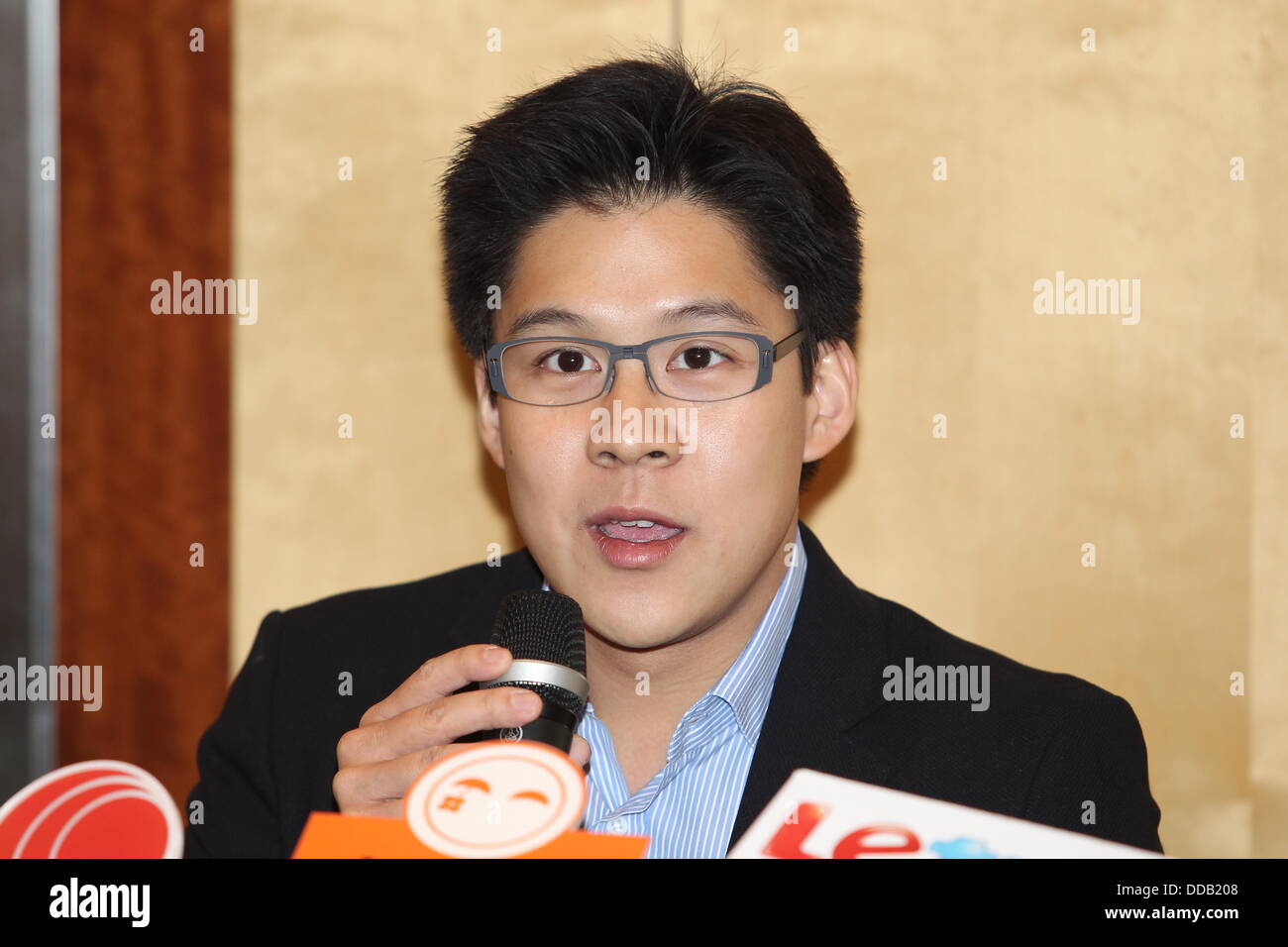 Kenneth Fok holds press conference to show off new baby to media in ...