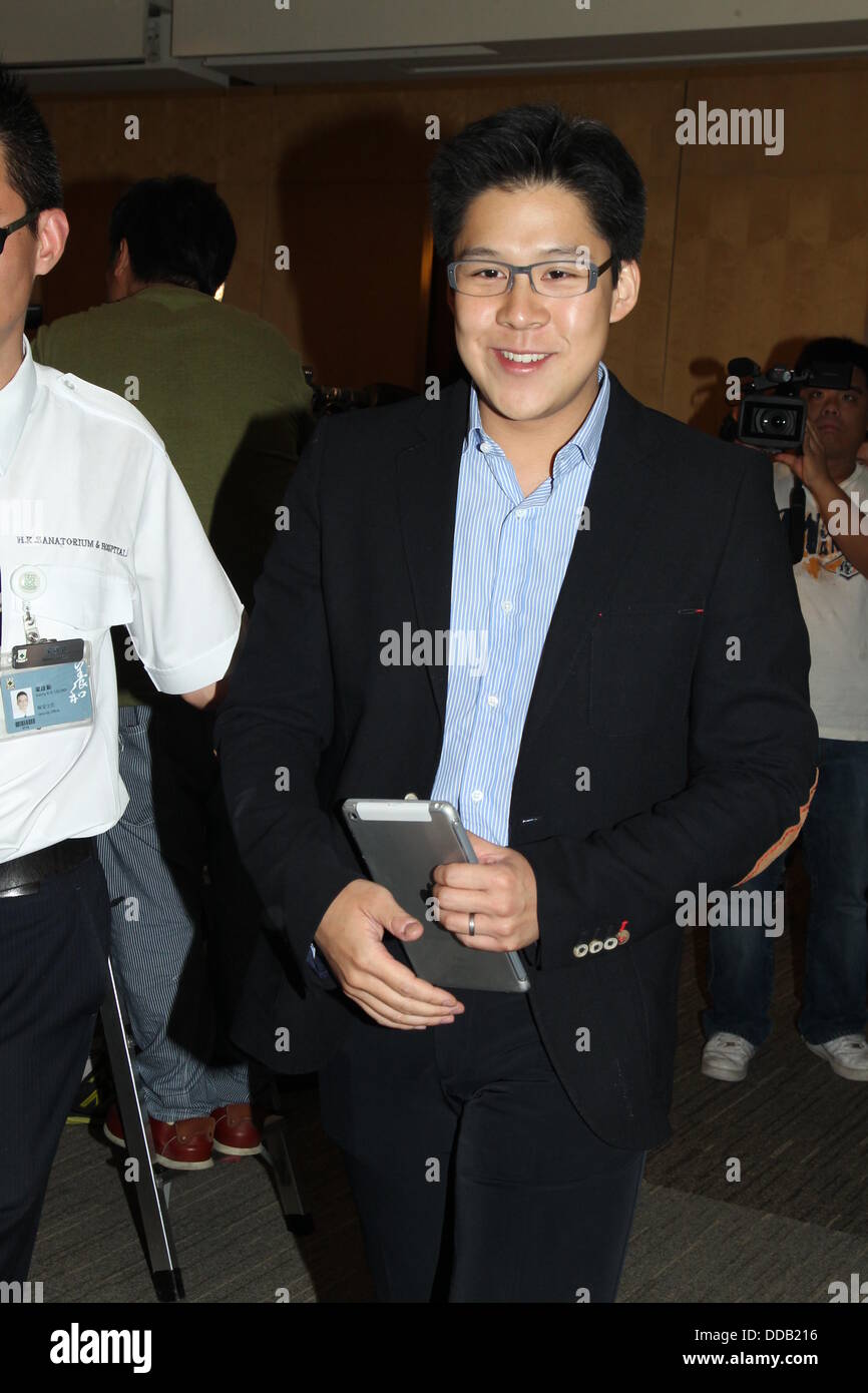 Kenneth Fok holds press conference to show off new baby to media in ...