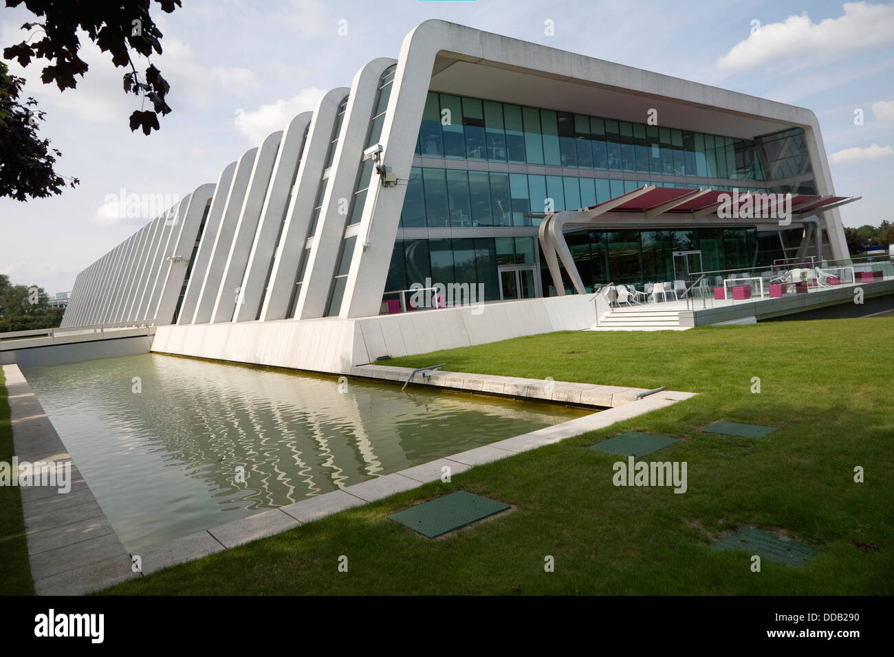 NAPP pharmaceutical group building architect Arthur Erickson at ...