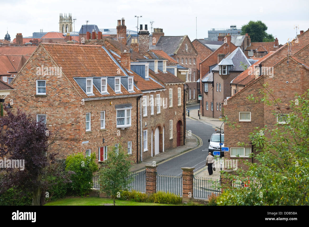 Yorkshire rooftops rooftop houses hi-res stock photography and images ...