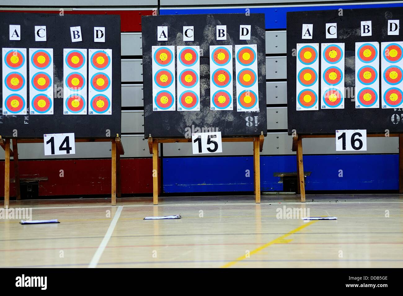 Three archery targets hi-res stock photography and images - Alamy