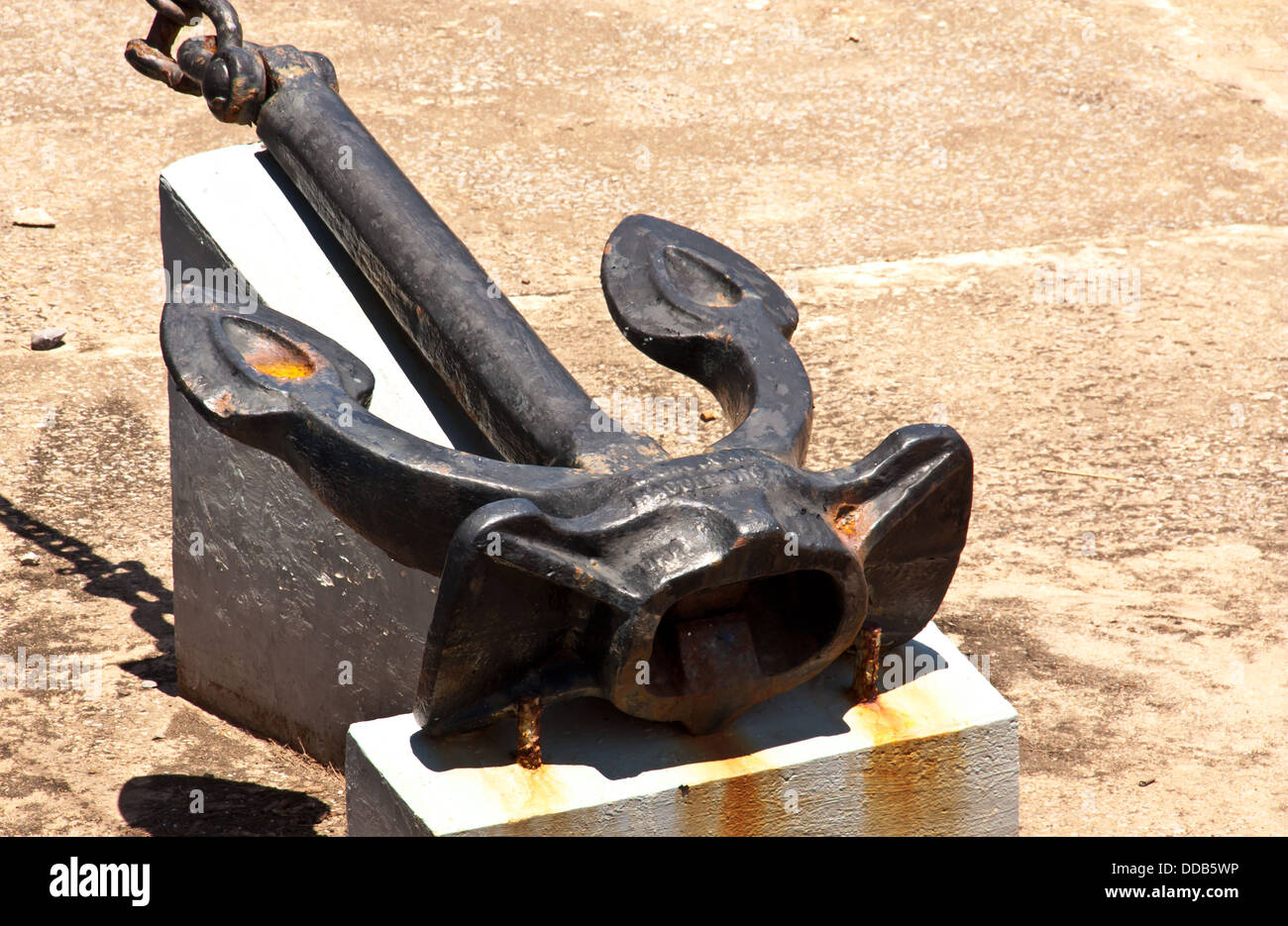 Grapnel hook hi-res stock photography and images - Alamy