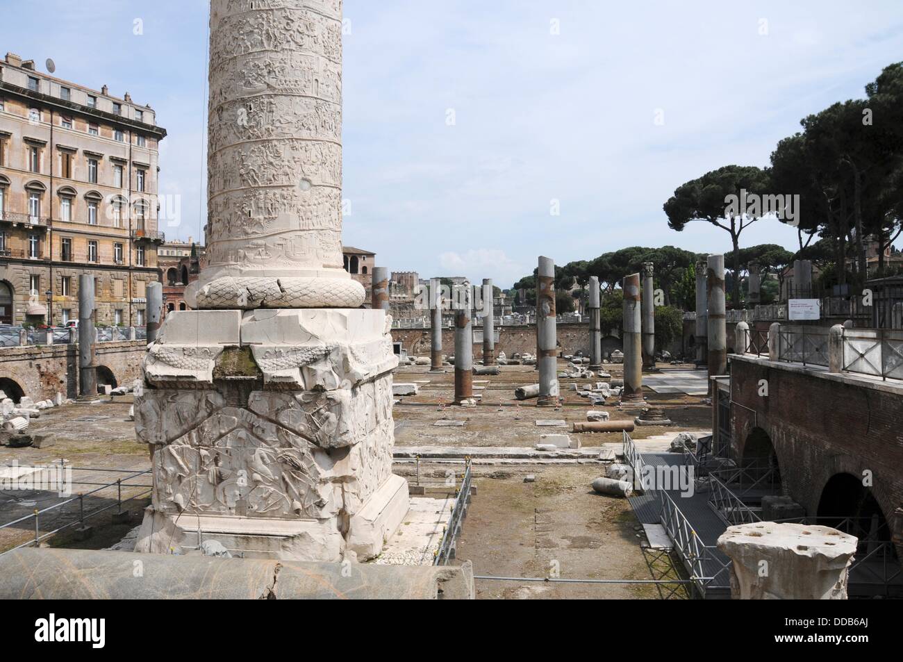 Columna traiana hi-res stock photography and images - Alamy