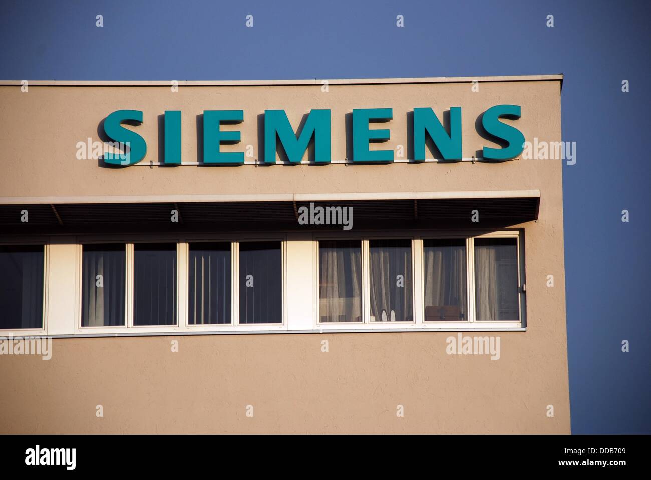 Siemens factory hi-res stock photography and images - Alamy