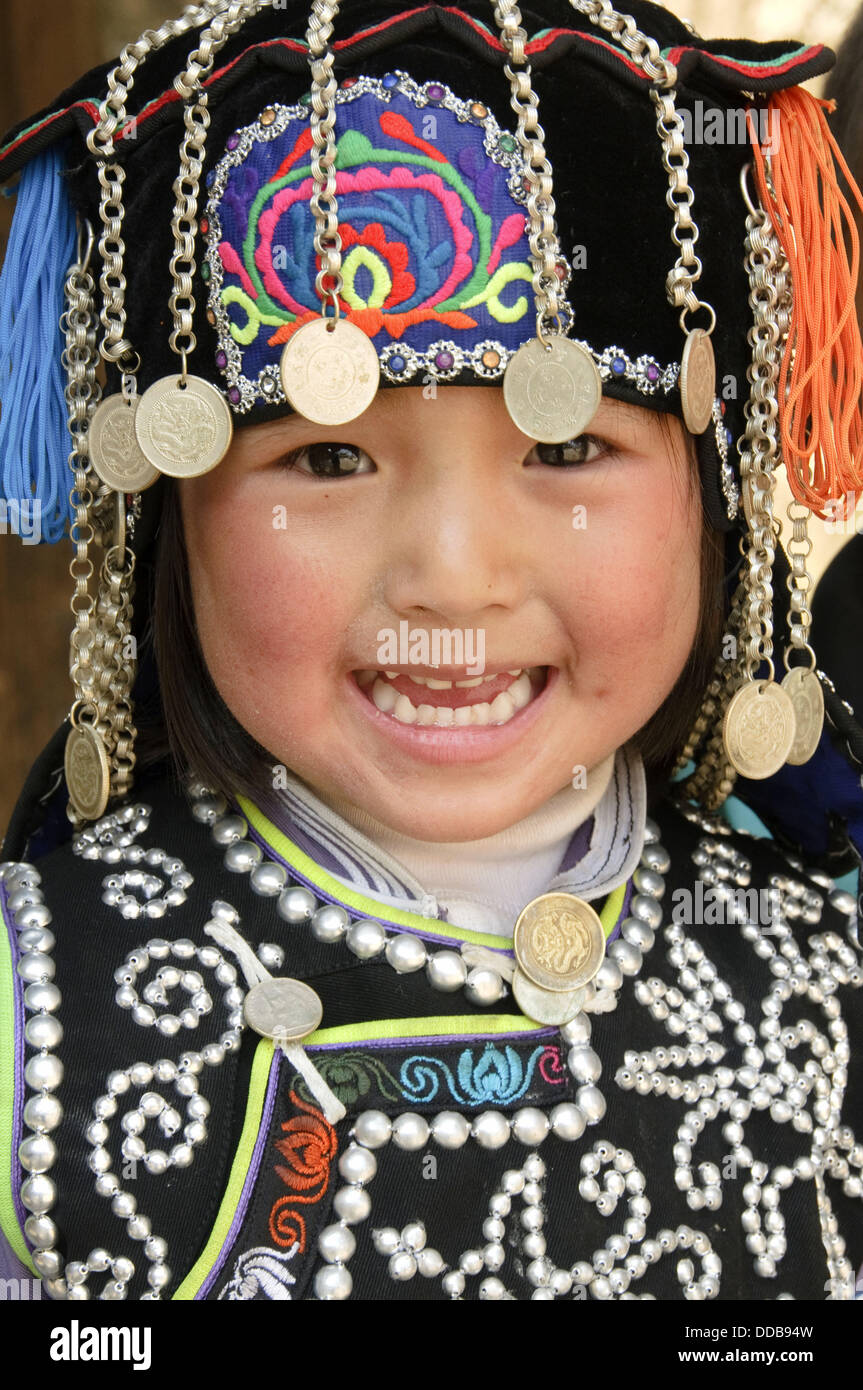 Tribe china hani hi-res stock photography and images - Alamy
