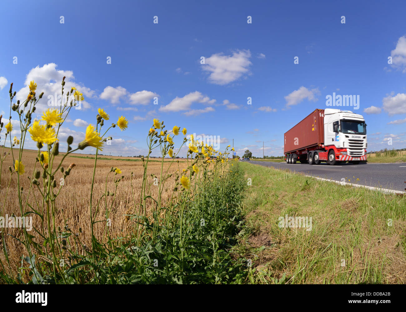 Lorry side view sky hi-res stock photography and images - Alamy