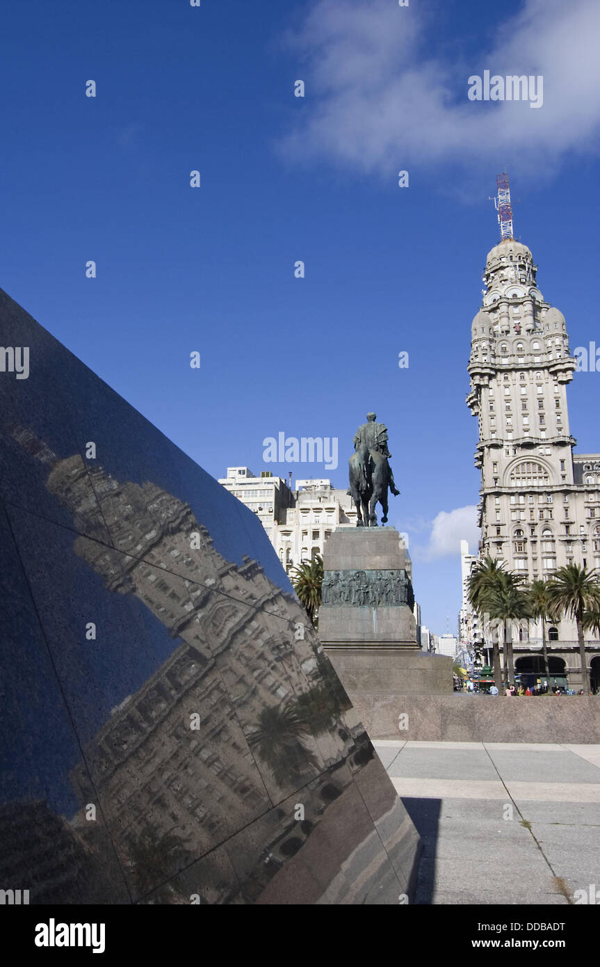 General artigas monument hi-res stock photography and images - Alamy