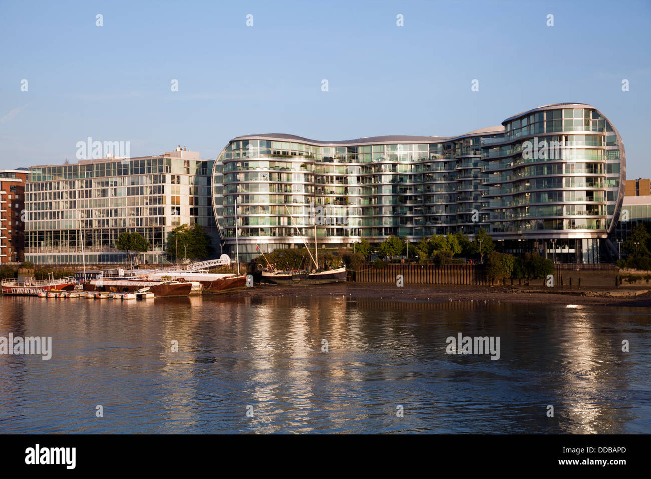 Albion riverside apartments hi-res stock photography and images - Alamy