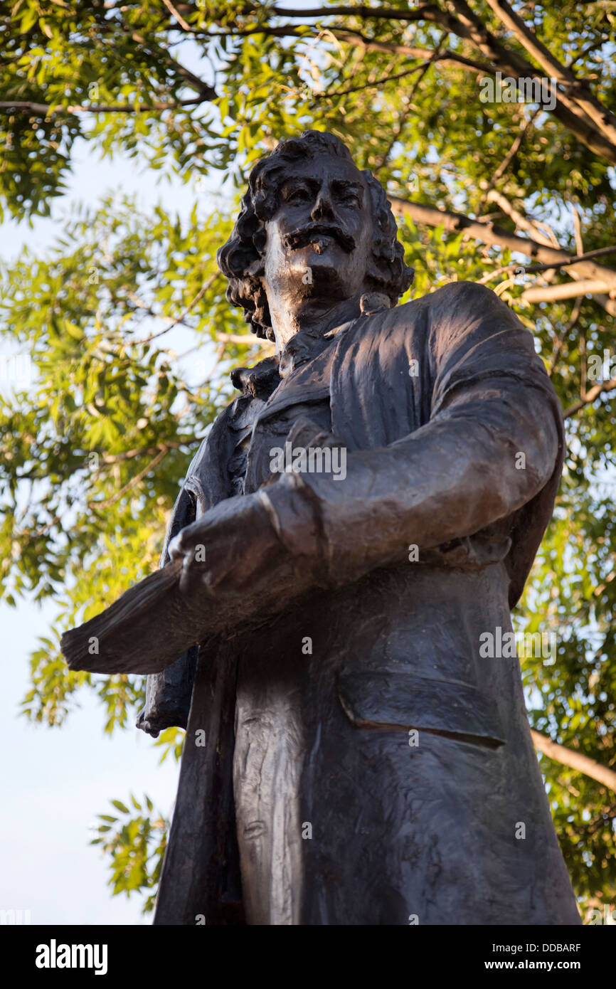 James whistler statue hi-res stock photography and images - Alamy