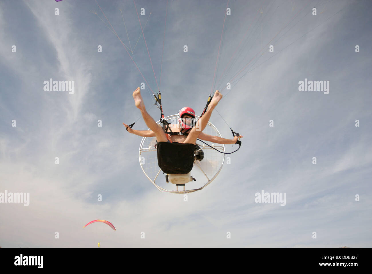Flying powered parachute hi-res stock photography and images - Alamy