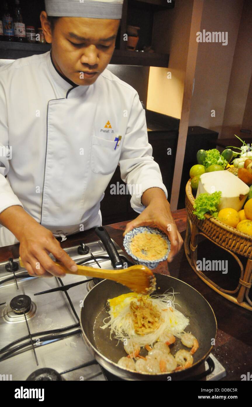 Kitchen work triangle hi-res stock photography and images - Alamy