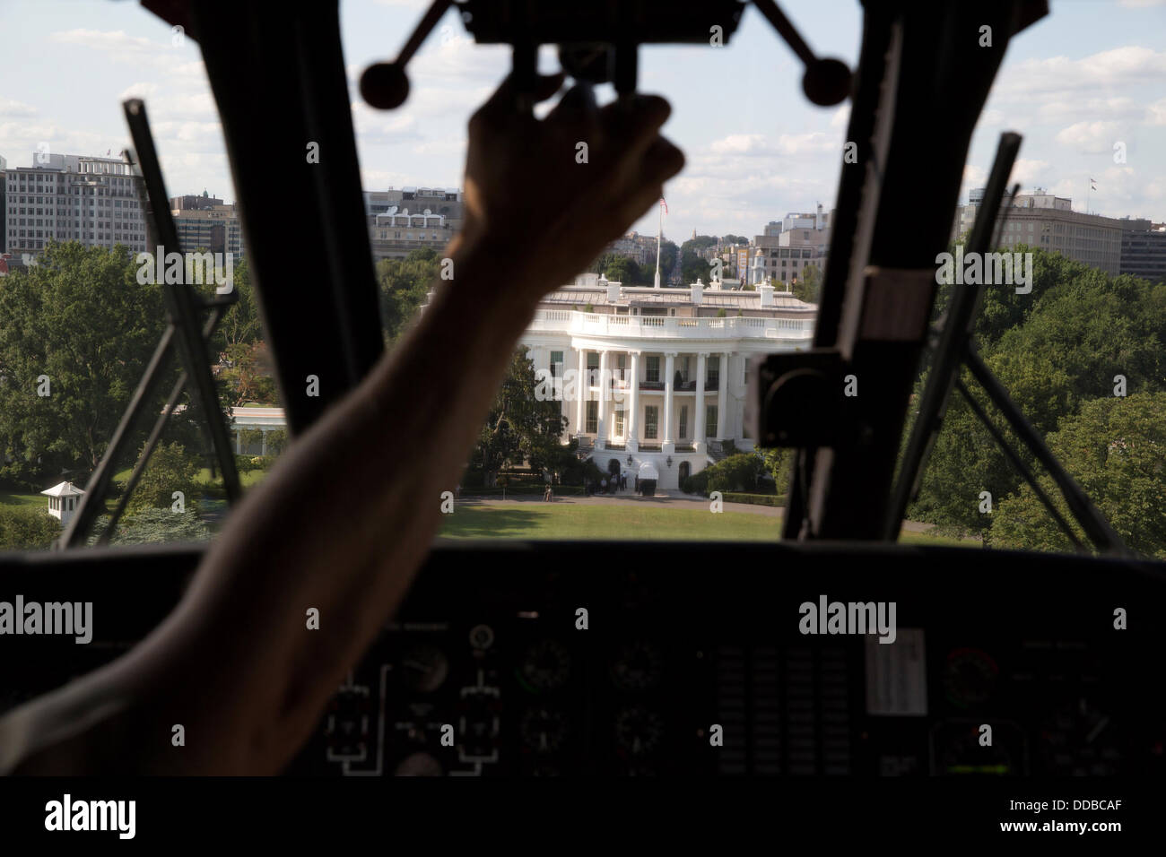 Marine One helicopter approaches the South Lawn of the White House as ...